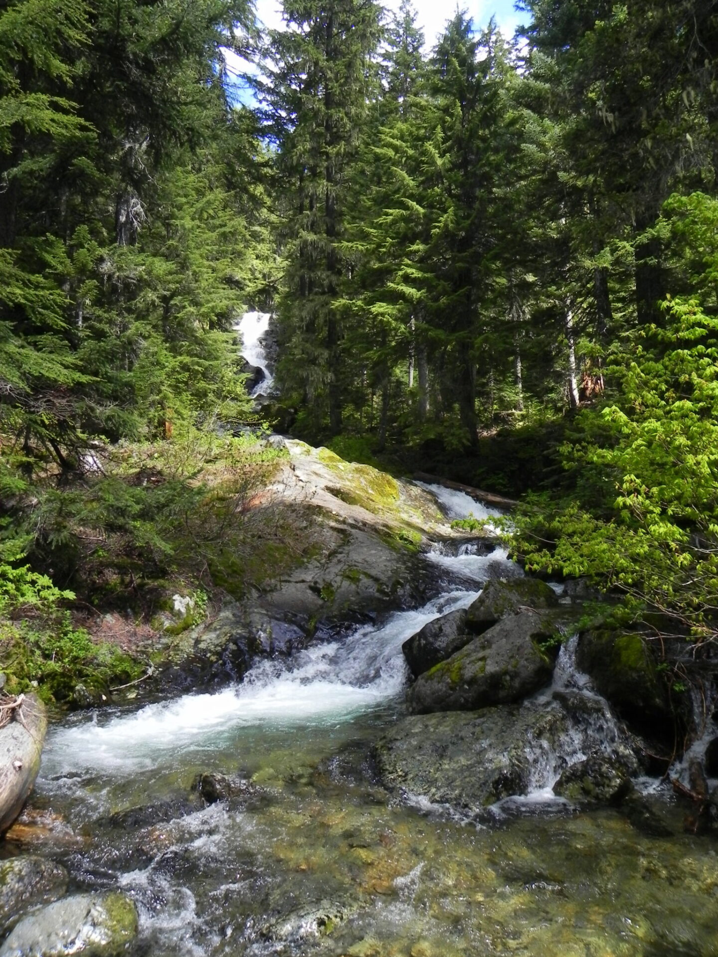 Fall Day Hike: Central Cascade’s Rachel Lake - Out There Outdoors