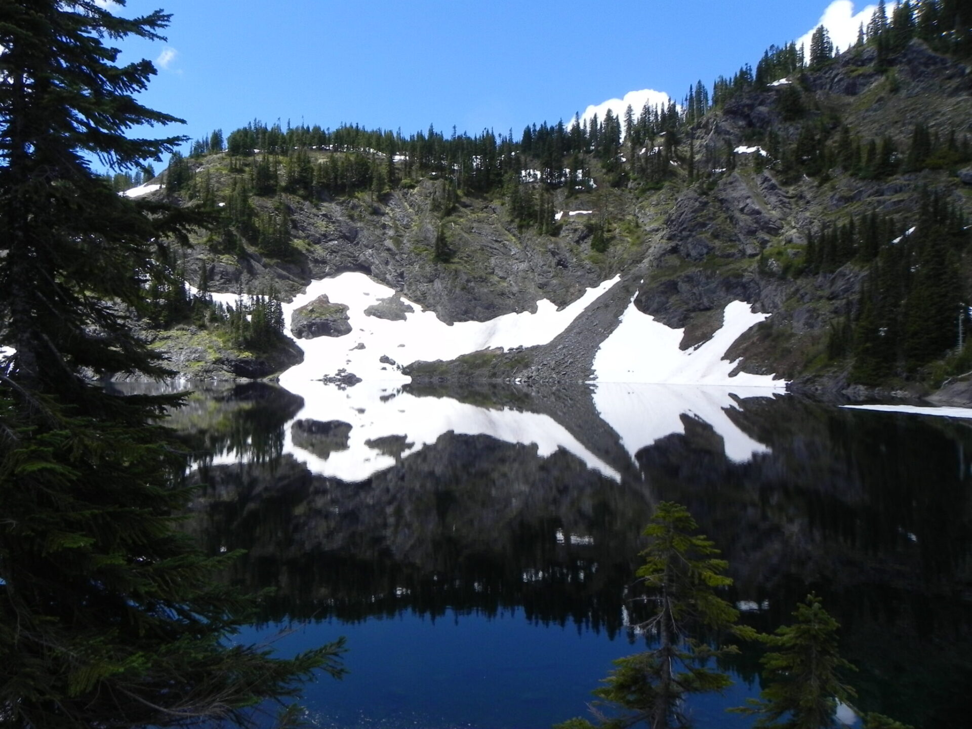 Fall Day Hike: Central Cascade’s Rachel Lake - Out There Outdoors