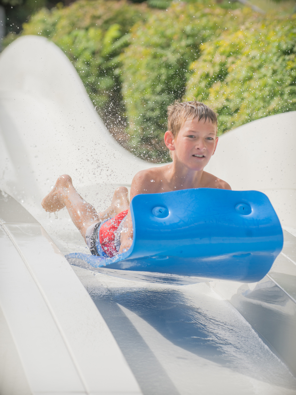 Slidewaters Water Park—Family Fun & Thrills at Lake Chelan - Out There ...